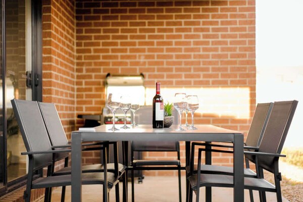 Stylish & Perfect For Relaxation - Melton