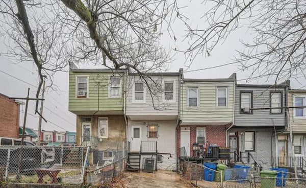 Charming 3-bedroom Townhome With Ac, Wifi In Marvelous Baltimore - Baltimore, MD