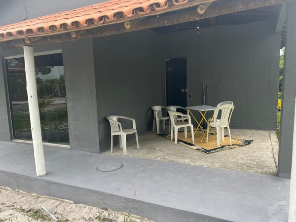 Casa A Poucos Metros Do Mar Em Condomínio Super Reservado Rodeado De Natureza. - Caravelas