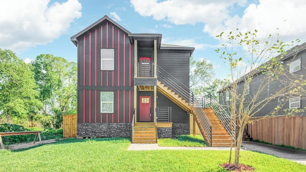 Spacious 3-bedroom In Houston With Ac, Fast Wifi And Near Stadiums & Downtown - Pearland, TX