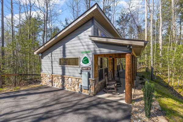 Hot Tub + Fire Pit + 24 Min To Gatlinburg #14 - Cosby, TN