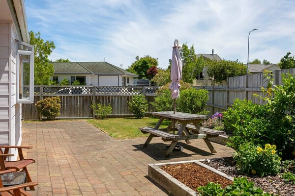 Lakewood Cottage - Charming Retreat, Near Town Centre, With Beautiful Mountain Views - ニュージーランド