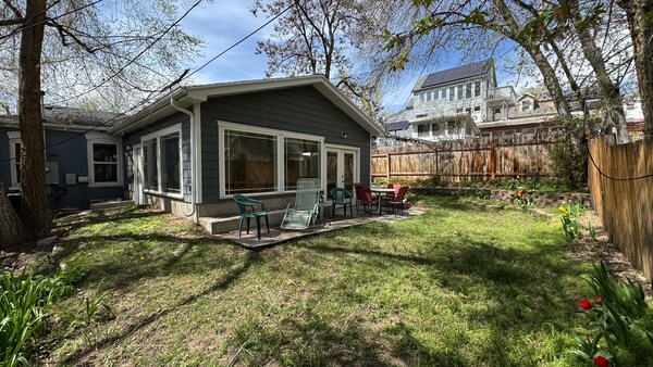 Charming 2-bedroom House,  With Study And Greatroom, Quiet Avenues Neighborhood - Salt Lake City, UT