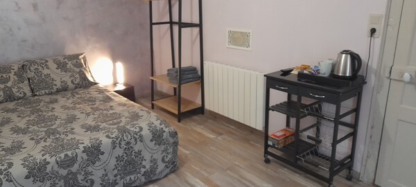 Charming 1-bedroom Bed & Breakfast In Lovely Val-d'oire-et-gartempe With Wifi - Bellac