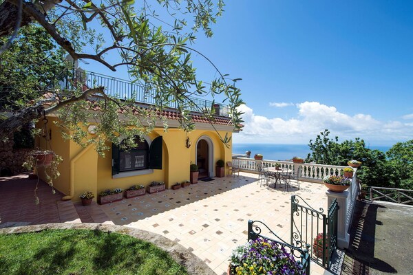 My Rental Homes  - Villa Tortuga On Sorrento Hillside With Pool And Sea View - Sorrento