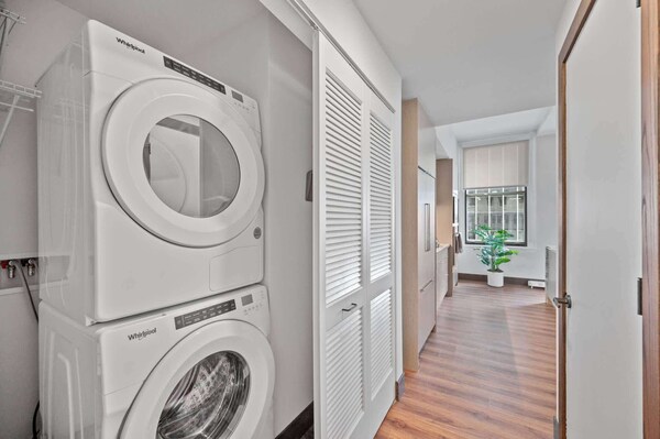 Cozysuites Sky Central #11 - Cold Spring, KY