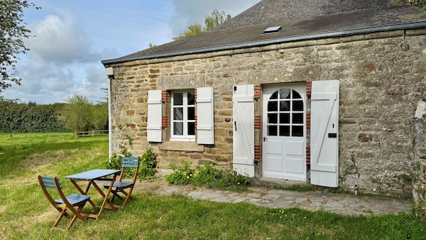 Cosy Couple's Cottage With View Of The Château - Golfe Du Morbihan, 20 Min From Vannes - Brittany