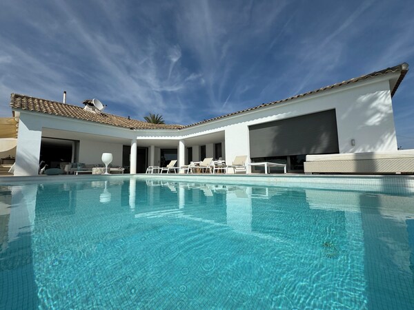 Architect-designed Villa With Phenomenal Sea View - Marbella