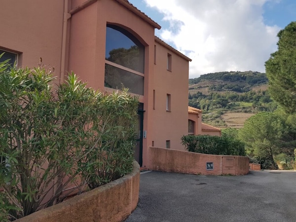 Newly Renovated Apartment 10 Minutes From Collioure Market. Ideal For Families. - Colliure