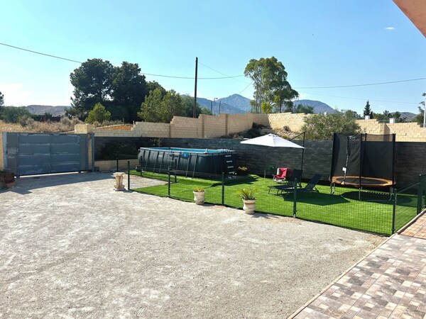 **Chalet En Alicante** Con Piscina Privada - Alicante