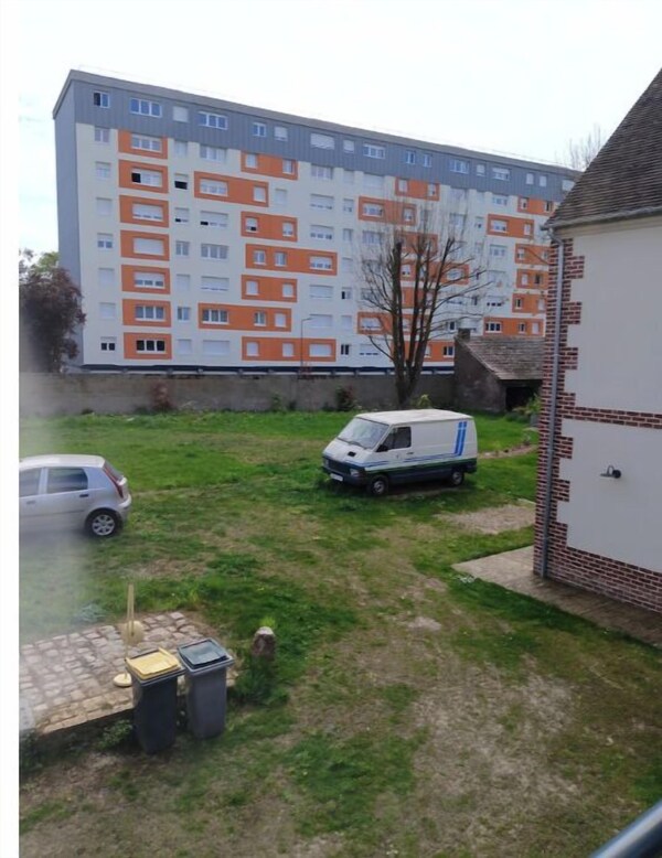 Shared House - Studio Floor - Beauvais