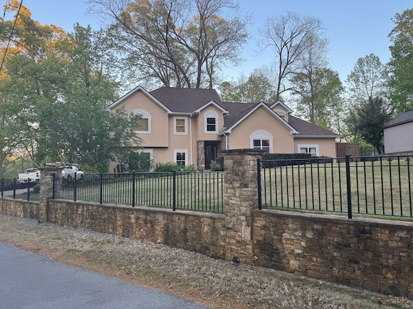 Lake Lanier Waterfront Home With View Of Lanier Islands Bridge - Buford, GA