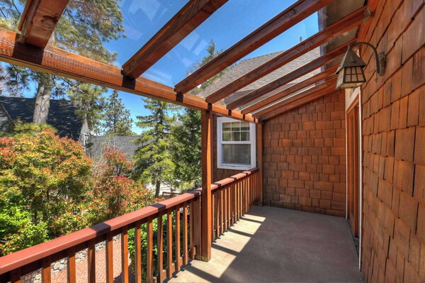 Matternhorn Peak Lodge - For 12! - Lake Arrowhead, CA