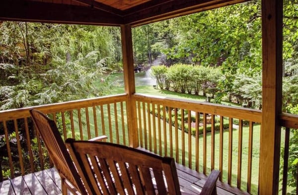 Cozy 2 Bedroom Cabin W/hot Tub - Asheville, NC