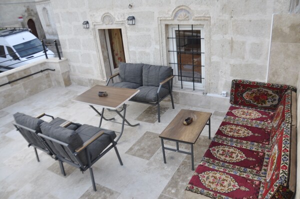 *Modern Comfort With A Historic 200-year-old Guest House Invites You * - Nar