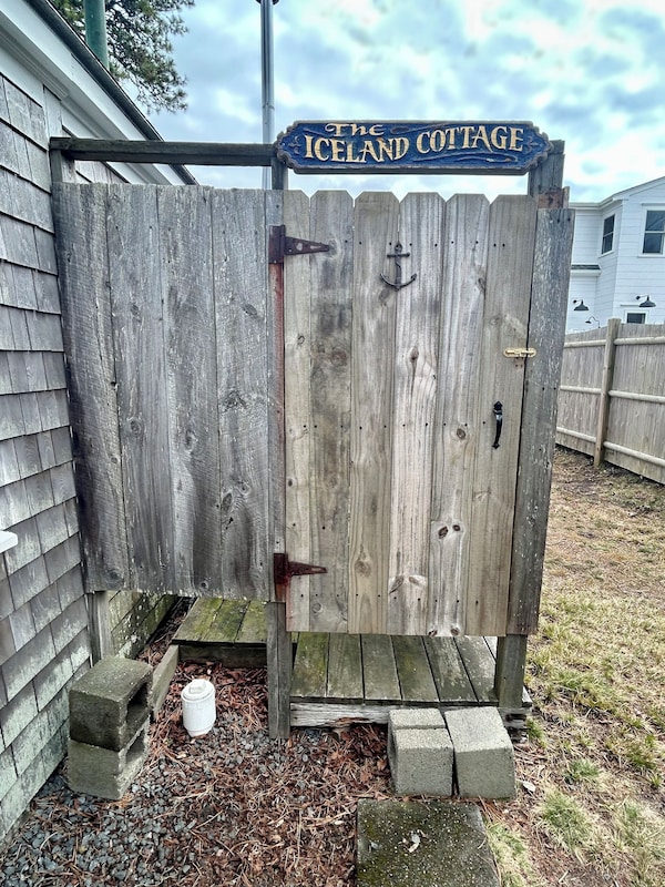 Walk To Beach - 2 Bedroom, 4 Bed, Dennis Cottage - Dennis, MA