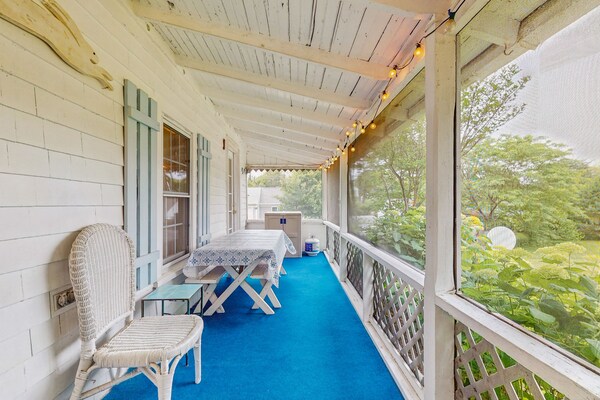 Cozy Quiet Cottage: Just A Short Walk To Beach, Ac & Screened Porch - Myles Standish State Forest, Carver