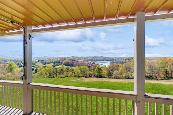 Cozy Lake-view Condo W/ Private Washer/dryer And Shared Tennis Court & Pool - Norris Lake