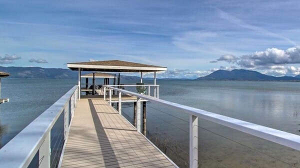 New! Waterfront Home - Private Dock Pickleball Bbq - Lakeport, CA