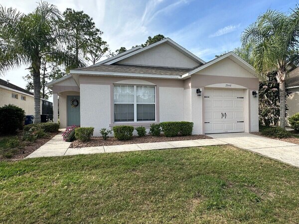 Last Minute Disney Getaway! Luxury Villa With Private Pool. Book Now! #128921 - Haines City, FL