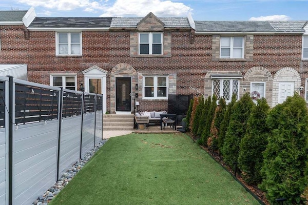 Stylish Modern Getaway Near Downtown City Center! - Media, PA