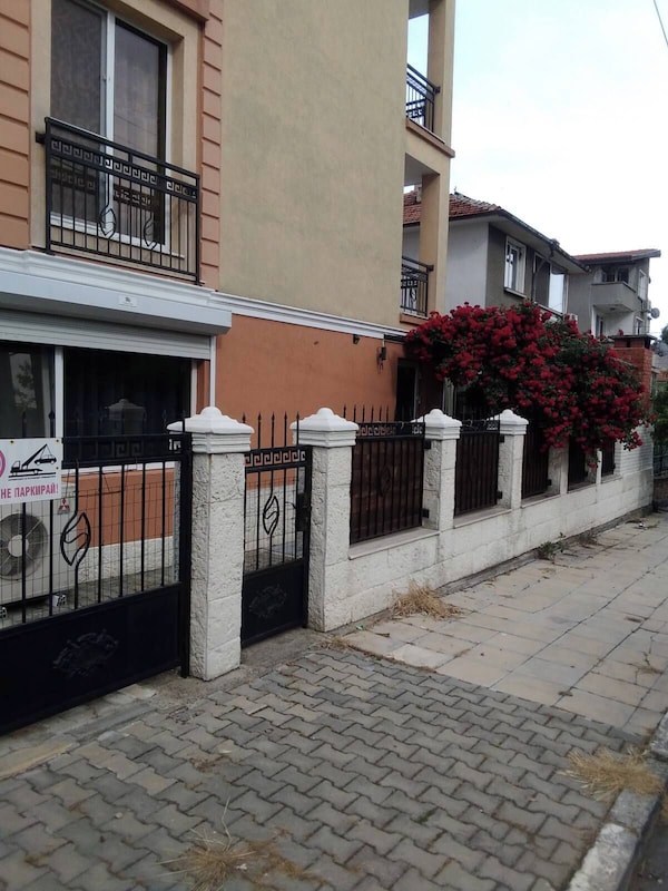Charming 1-bedroom Apartment In Pleasant Burgas With Ac, Wifi - Burgas