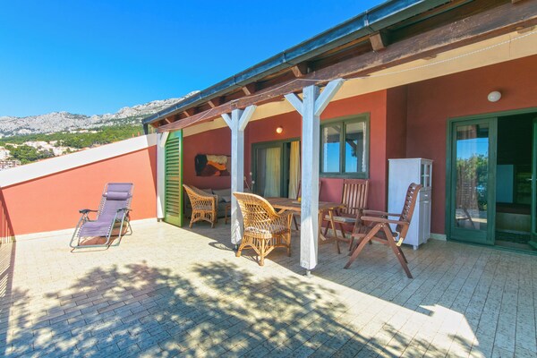 Top Floor Apt With Panoramic Views - Baška Voda