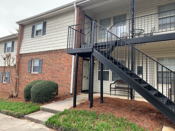 Enjoyable & Comfortable Ground Level Condo - High Point, NC