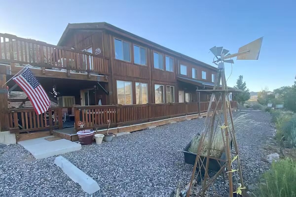 Marysvale Ut-charming 3bed/2bath Cabin 1400 Sq Ft Top Floor On Ohv \Npaiute Trail - Fremont Indian State Park and Museum, Sevier