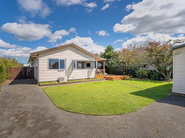 Seaside Retreat - Whitianga Holiday Home - Whitianga