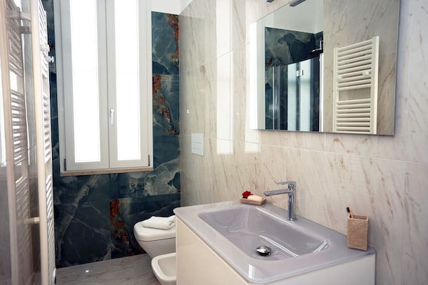 Duomo Luxury Suite 2,for A Relaxing Stay In The Center Of Reggio Calabria - Messina