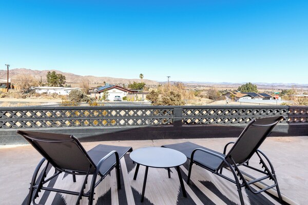 Adobe Abode: Mid-century Jt Home With Hot Tub - Joshua Tree, CA