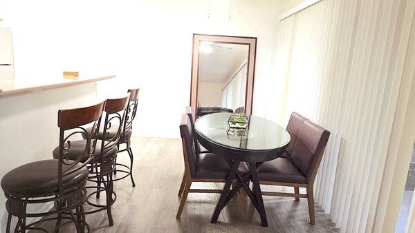 Chic & Cozy At Westpark Luxe  Complimentary Parking - Mar Vista - Los Angeles