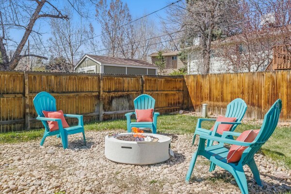 Spacious 4bd - Backyard Bbq, Fire Pit & Mini Golf - 桑頓