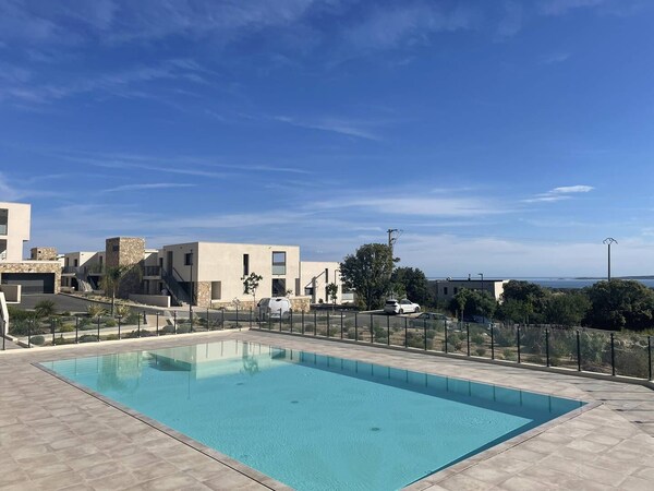 Apartment In Residence With Swimming Pool - Calvi