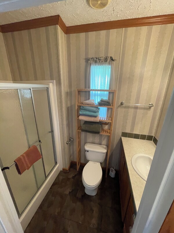 3-bedroom Mobile Home In Delightful Delacroix With Ac, Wifi - 路易斯安那
