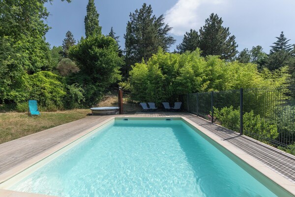 Chalet 'Bleu 6 Personnes Piscine' Mit Bergblick, Privater Terrasse Und Wi-fi - Ardèche