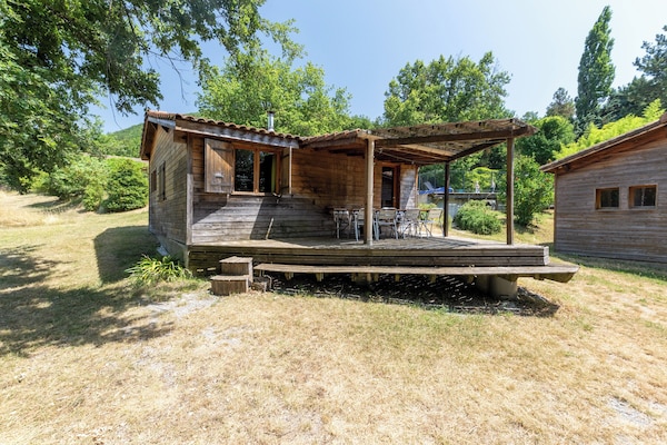 Chalet 'Blanc 8 Personnes' Avec Balcon Et Wi-fi - Ardèche