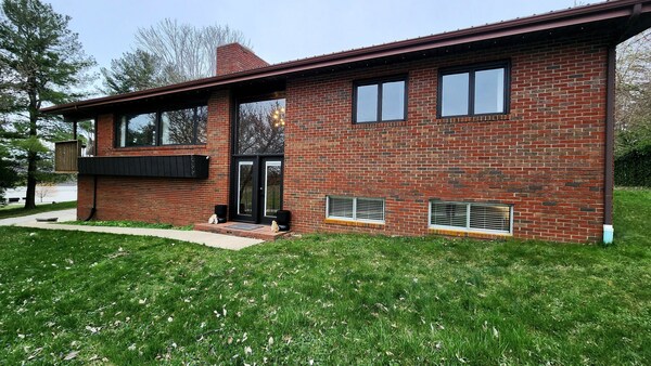 The Crystal House ~ With Hidden Speakeasy Room! - Bloomington, IN