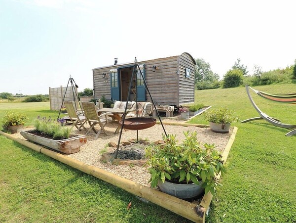 Lillie's Shepherd's Hut - Sleeps 2 & Hot Tub - Lincolnshire