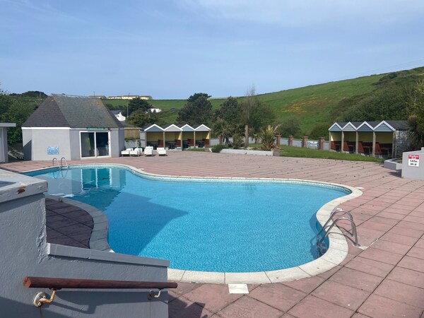 Newquay Bay - 3-bed Caravan - Sleeps 6 - Cornwall