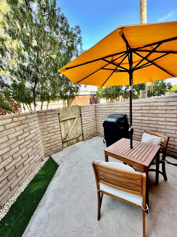 Yuma Sunset! 2 Bed 2.5 Bath Condo With Pool Access - Paradise Casino