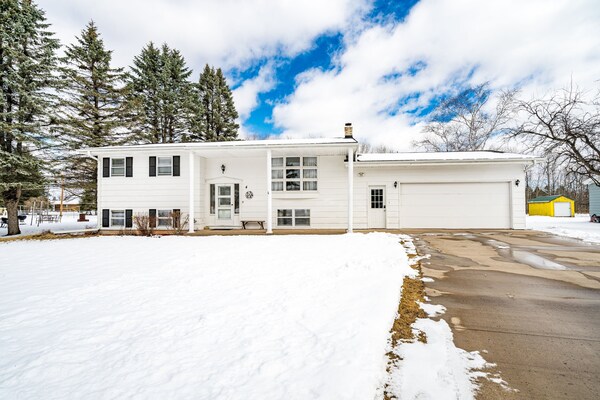 Whitehouse Retreat Suite | Near River & Duluth - Mont du Lac Resort, WI