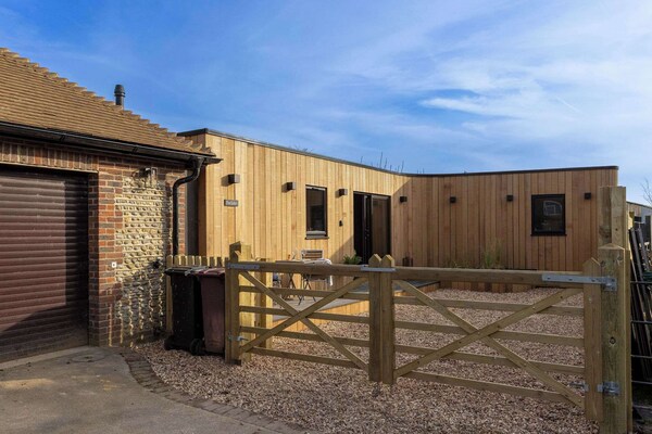 Modern 2-bed Cabin Near West Wittering Beach - West Wittering