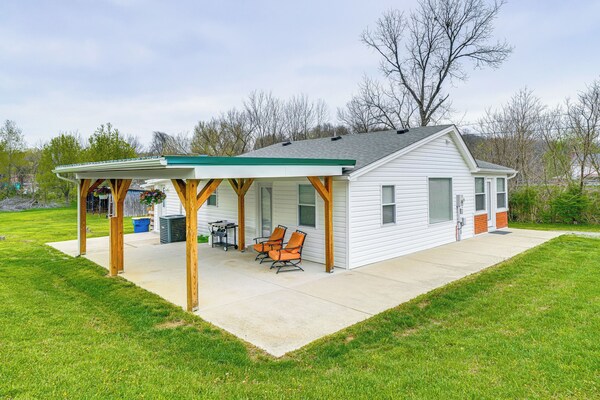 Peaceful Home W/ Patio On 30 Acres In Coxs Creek! - Mount Washington, KY
