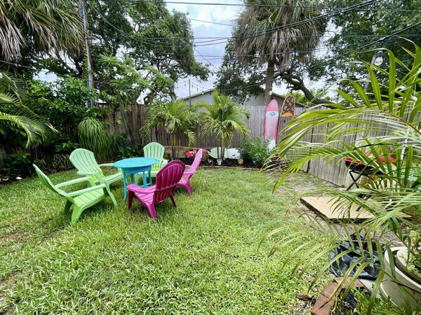 Beauty & The Beach - 1 Min Dr / 5 Min Walk - Cocoa Beach, FL
