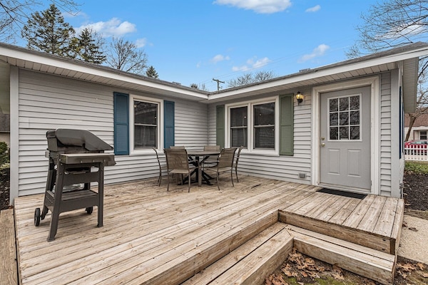 Soft Landing | Vibrant Woodland Cottage | Ev Charger | Kayaks & Paddleboards - South Haven, MI