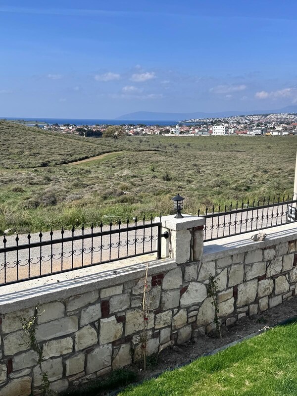 Charming 3-bedroom Villa With Ac, Wifi In Enchanting Izmir - Seferihisar