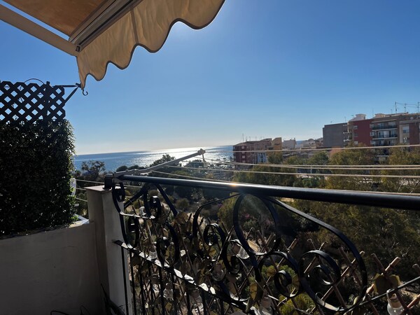 Beautiful House In Villajoyosa With Sea Views In The Colorful Hanging Houses - Villajoyosa