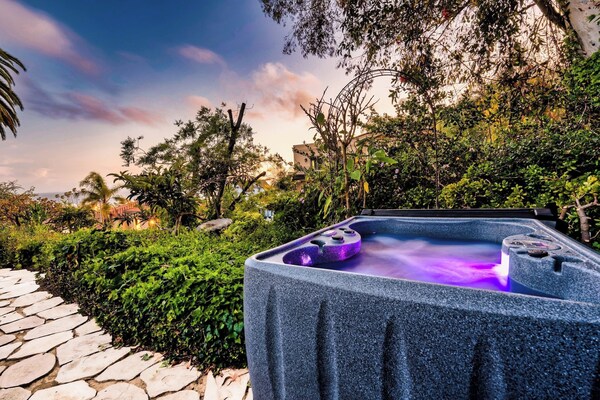 Sunset Ocean Views, 15% Off June, Private Hot Tub! - Ventura, CA